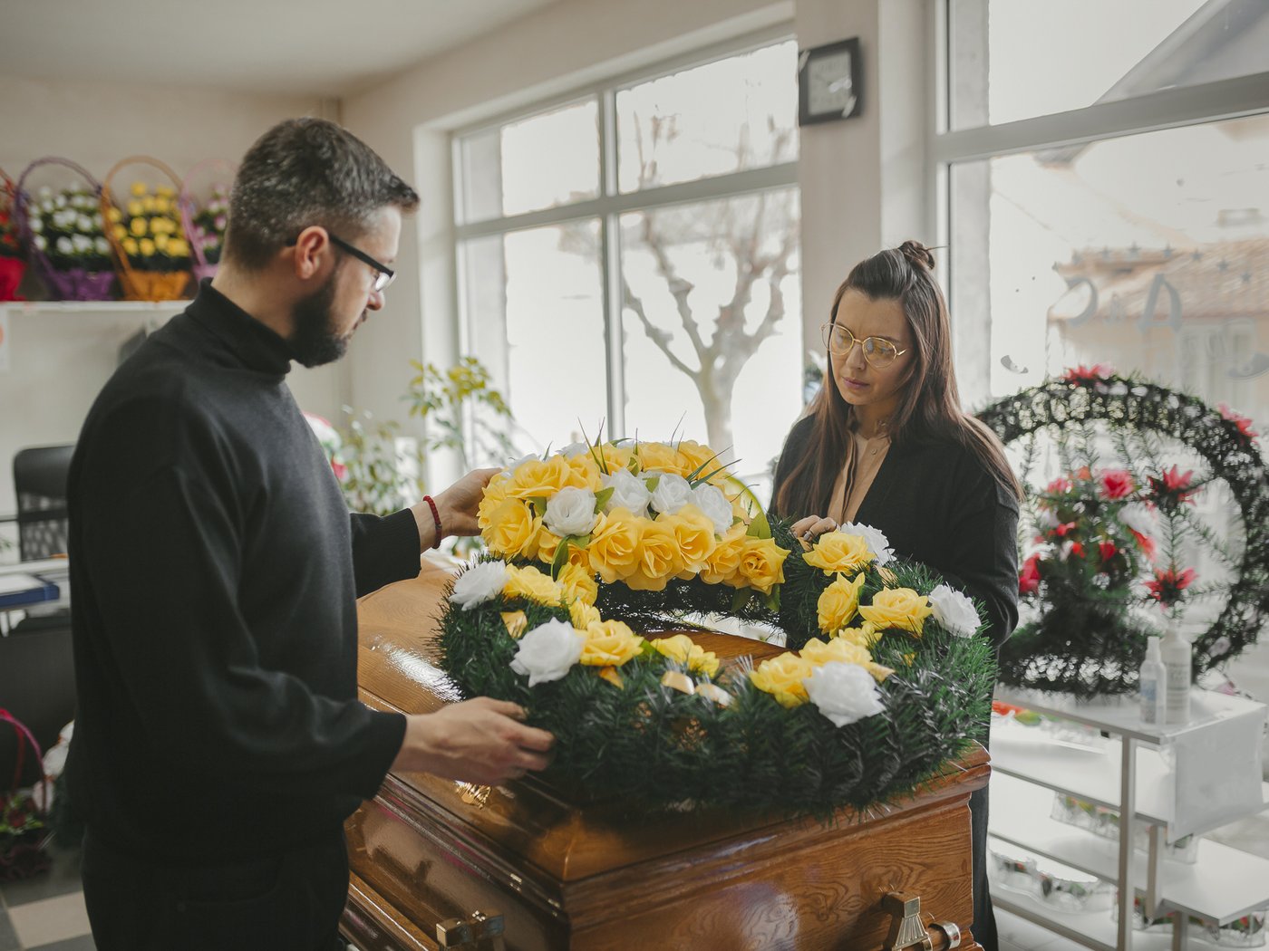Funeral assistant